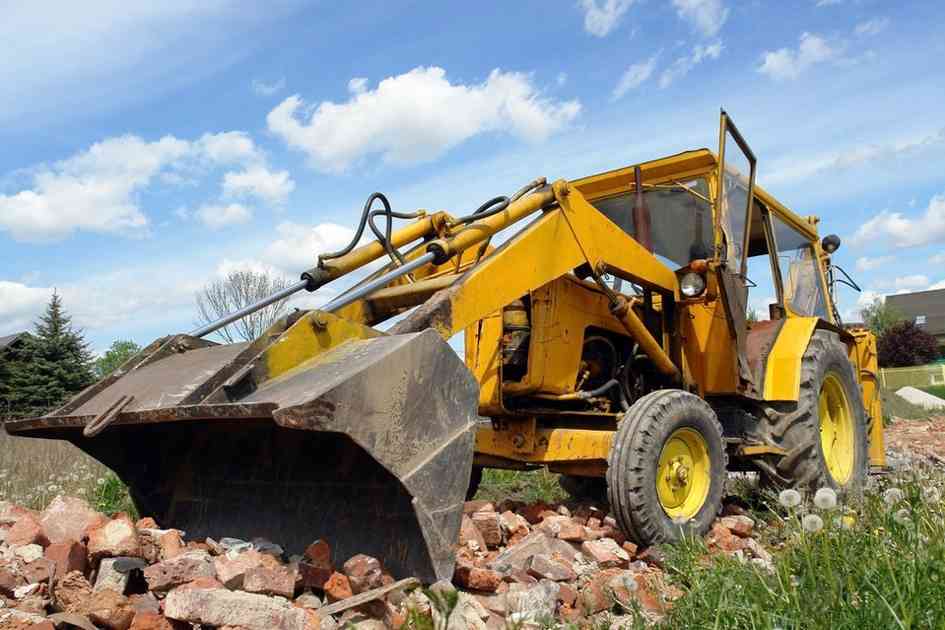 How Does the Backhoe Loader Work? - Specifications and Usage | MechLink