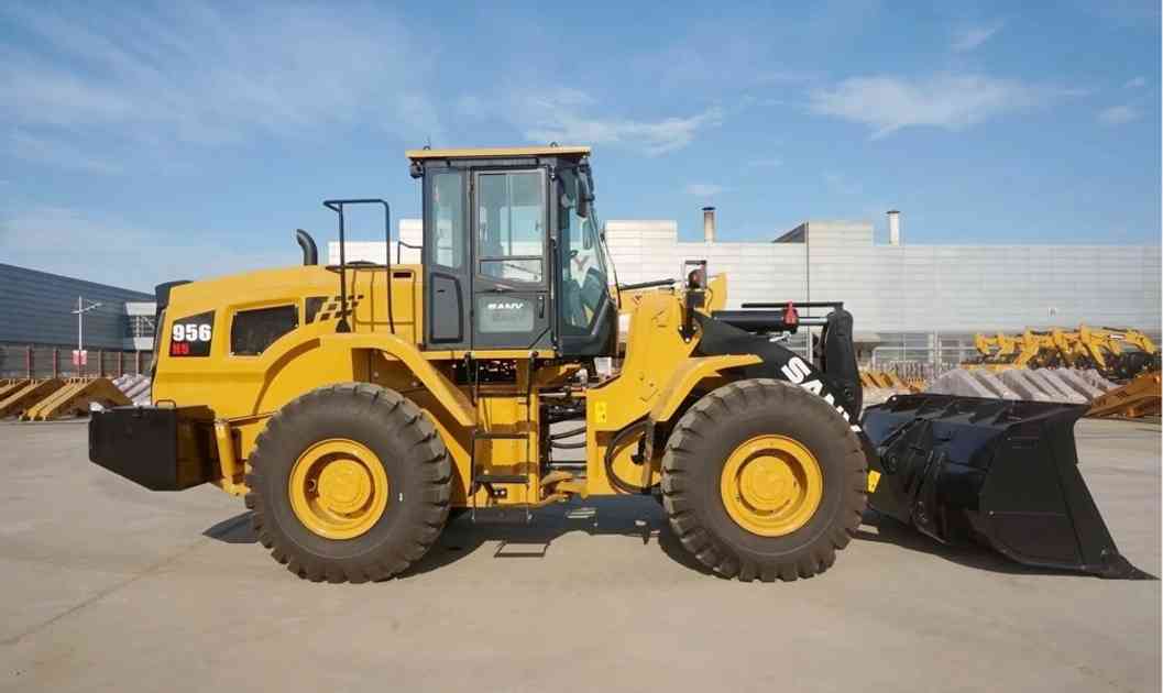 Types of Loader Machines: Key Uses and Applications | MechLink