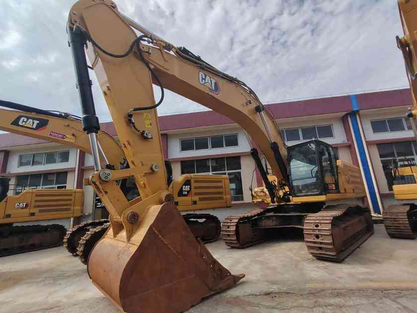 2021 Caterpillar 350 Excavator